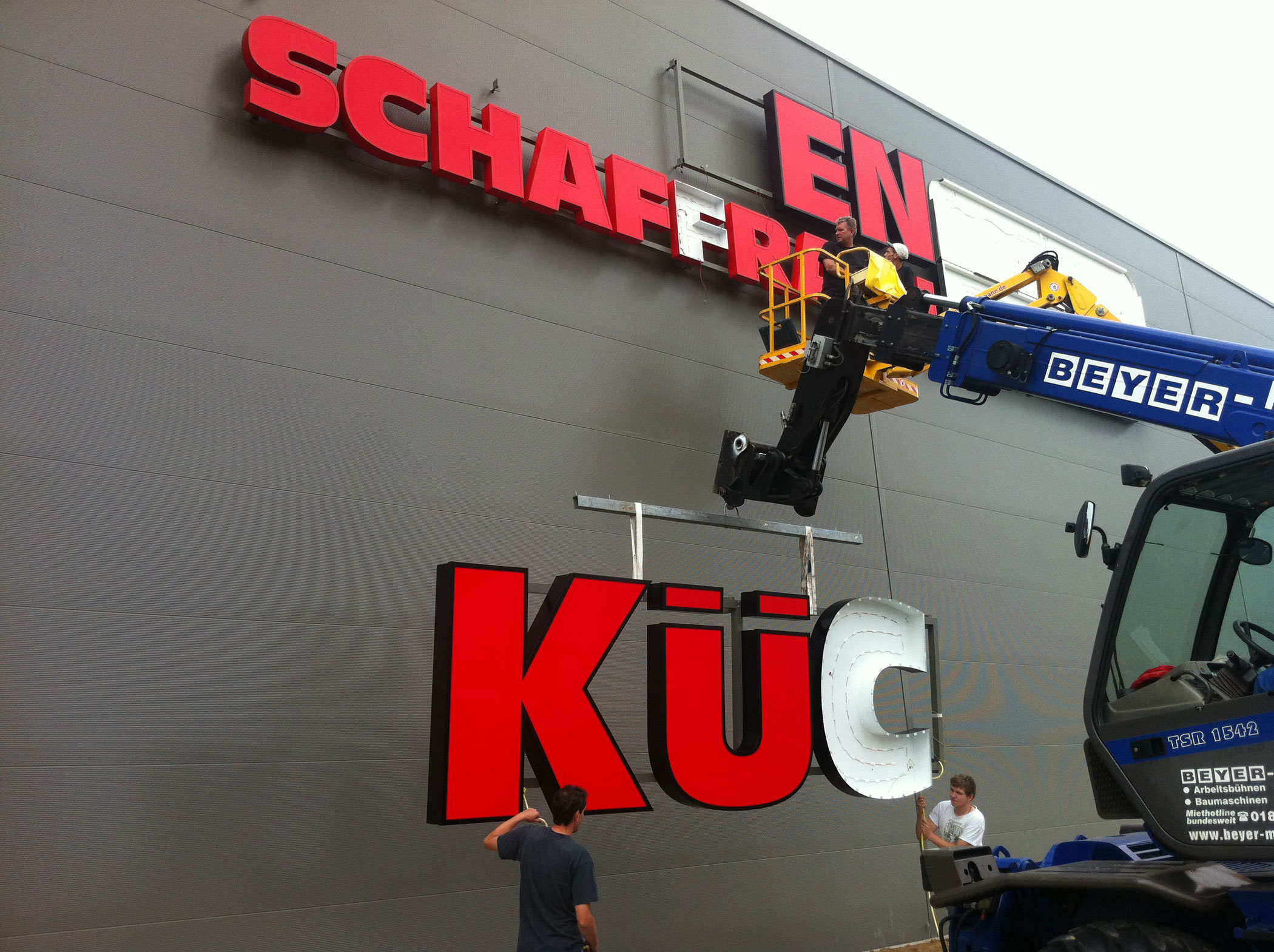 profilbuchstaben - werbeatelier collinet gmbh